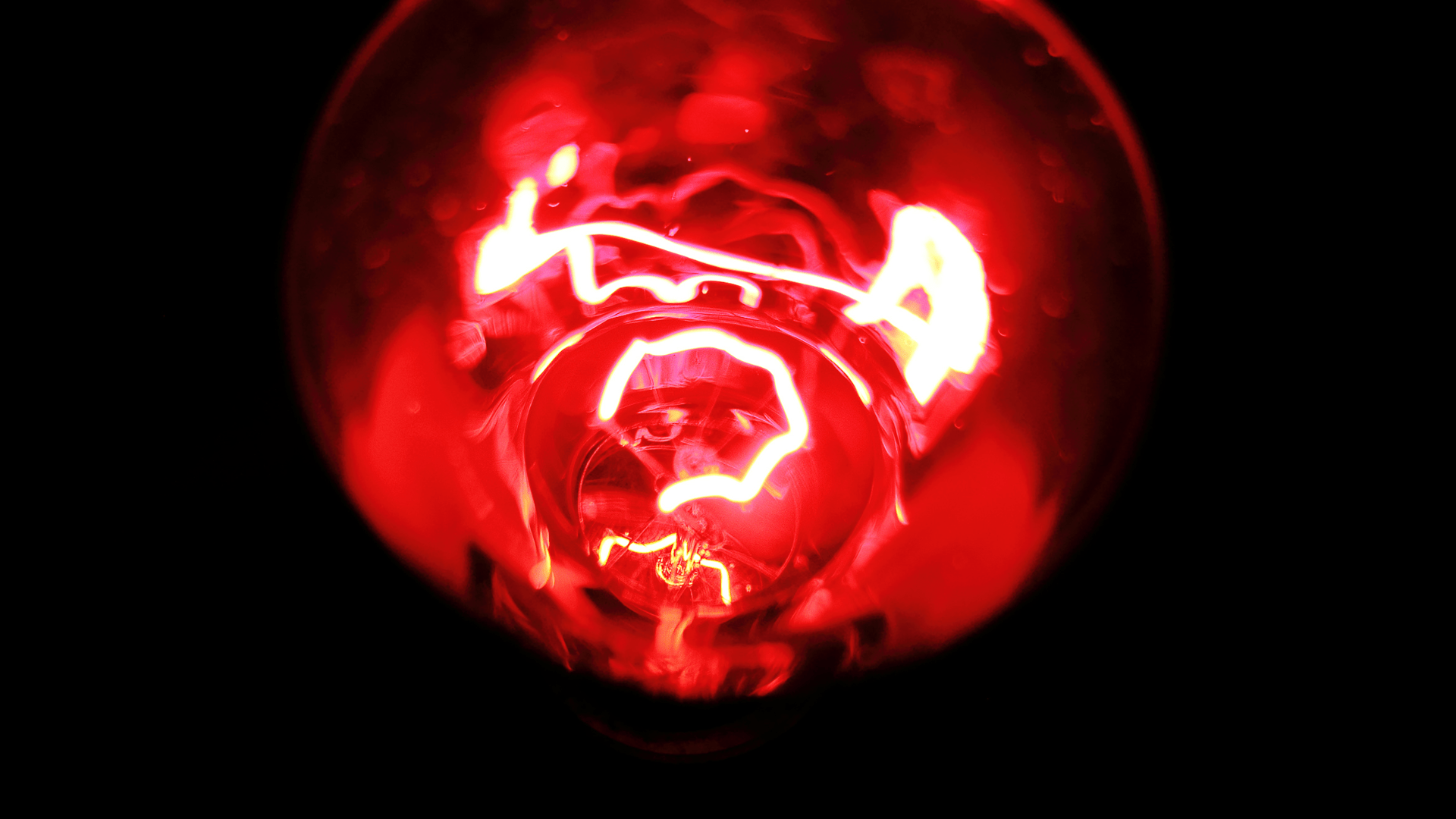 What Is The Difference Between Red Light Therapy vs Infrared?